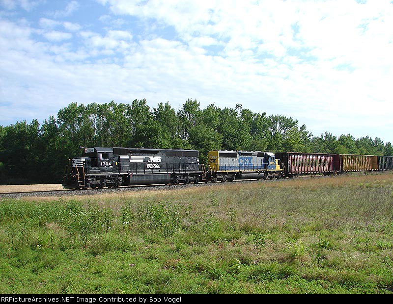 NS 1704 & CSX 8815